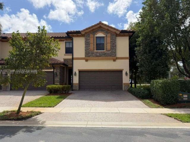 Luxury Townhouse for sale in Davie, Florida