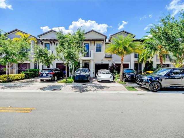 Luxury Townhouse for sale in Doral, Florida