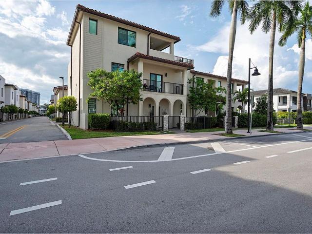 Luxury Townhouse for sale in Doral, Florida