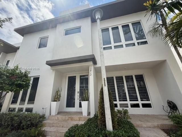 Luxury Townhouse for sale in Doral, Florida