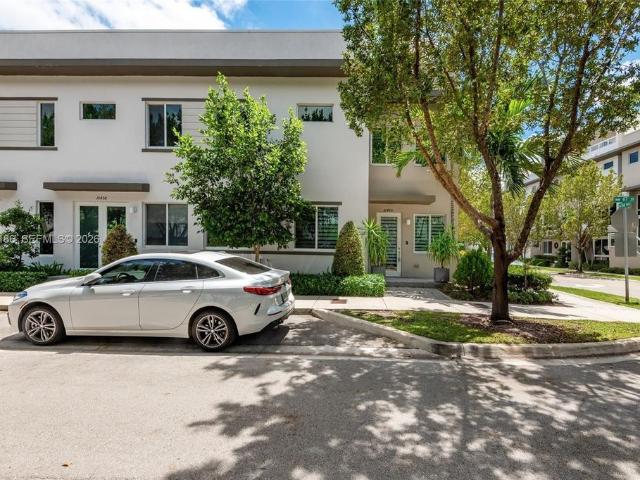 Luxury Townhouse for sale in Doral, Florida