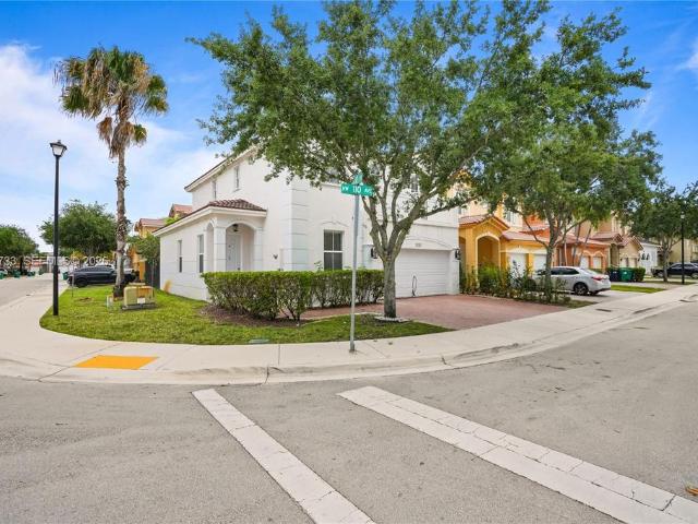 Luxury Townhouse for sale in Doral, United States
