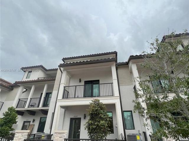 Luxury Townhouse for sale in Doral, United States