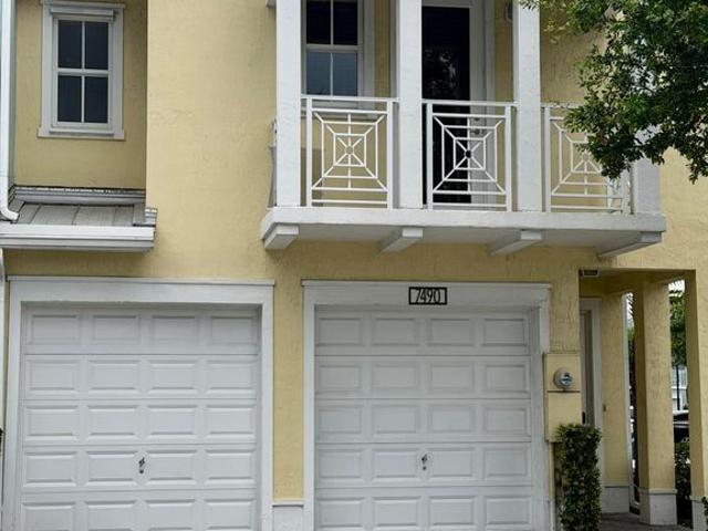 Luxury Townhouse for sale in Doral, United States