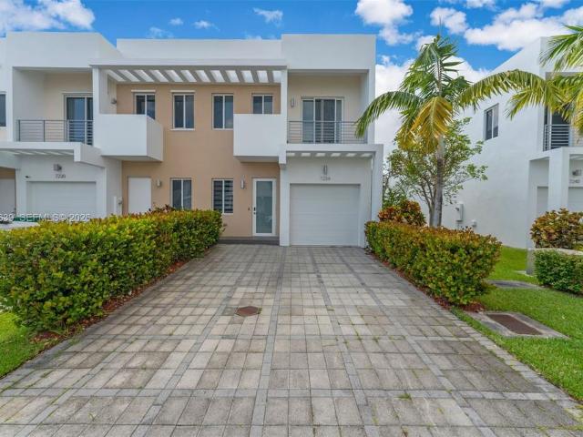 Luxury Townhouse for sale in Doral, United States