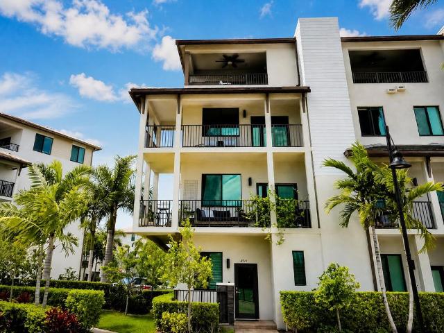 Luxury Townhouse for sale in Doral, United States