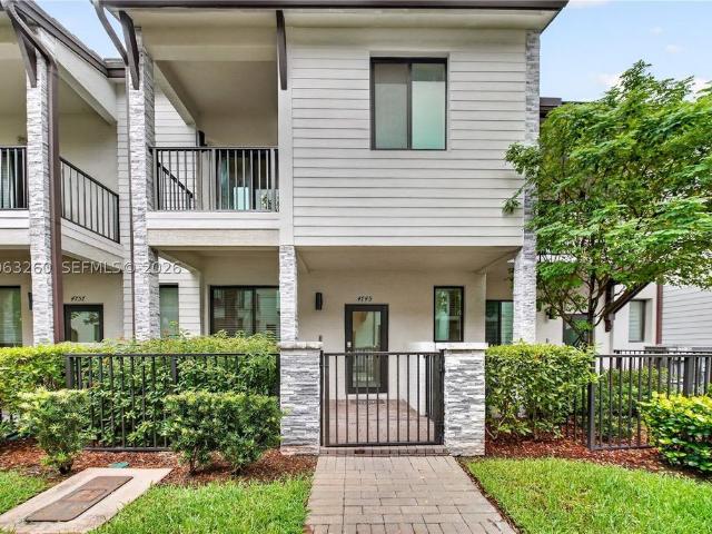 Luxury Townhouse for sale in Doral, United States
