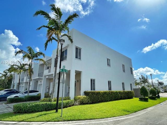 Luxury Townhouse for sale in Doral, United States