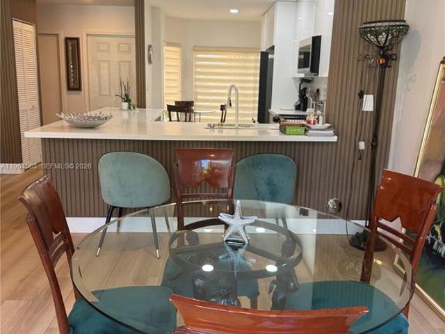 Luxury Townhouse for sale in Doral, United States