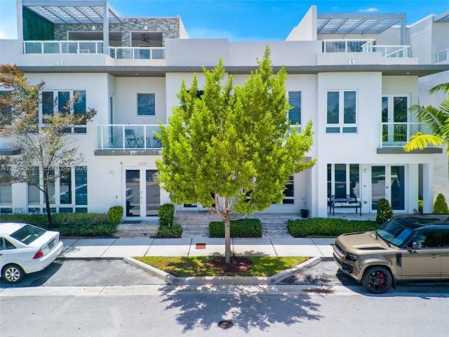 Luxury Townhouse for sale in Doral, United States