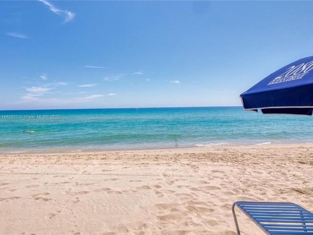 Luxury Townhouse for sale in Hallandale, United States