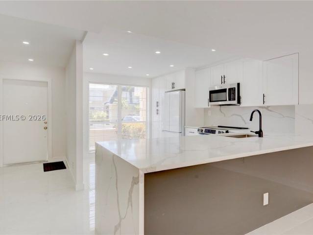Luxury Townhouse for sale in Hallandale, United States