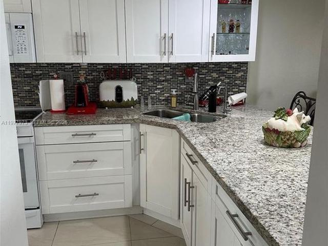 Luxury Townhouse for sale in Hialeah, United States