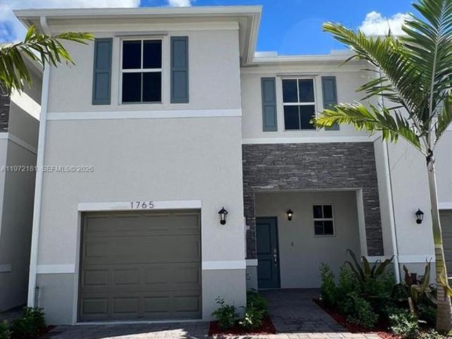 Luxury Townhouse for sale in Homestead, Florida