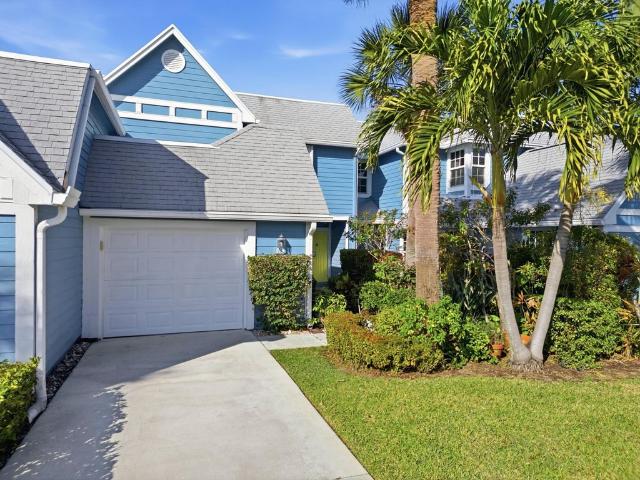 Luxury Townhouse for sale in Jupiter, Florida