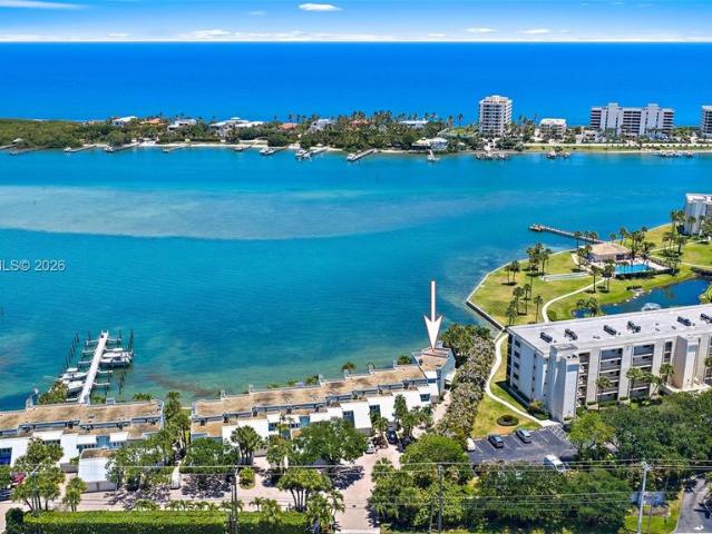 Luxury Townhouse for sale in Jupiter, Florida