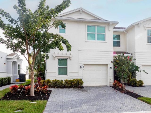 Luxury Townhouse for sale in Lake Worth, Florida