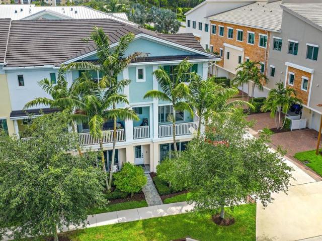 Luxury Townhouse for sale in Palm Beach Gardens, Florida