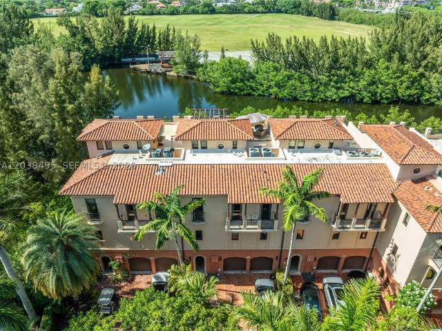 Luxury Townhouse for sale in Palmetto Bay, Florida