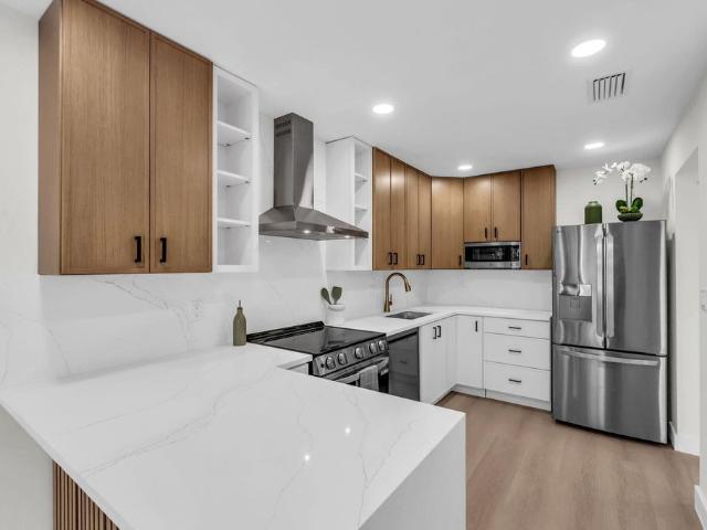 Luxury Townhouse for sale in Pembroke Pines, United States