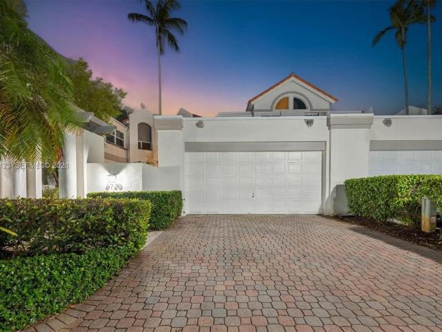 Luxury Townhouse for sale in Pinecrest, Florida