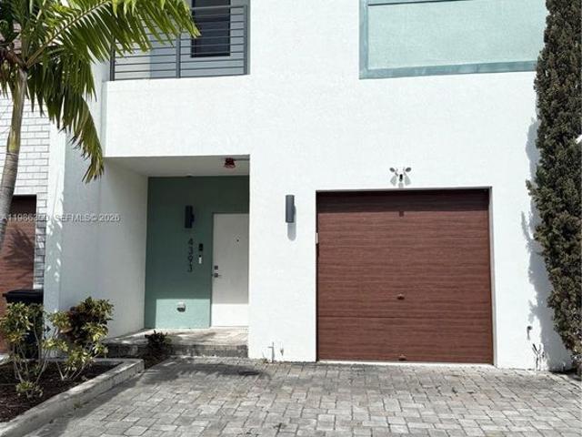 Luxury Townhouse for sale in Plantation, Florida