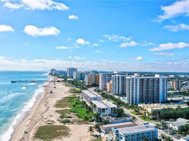 3 bedroom luxury Townhouse for sale in Pompano Beach, Florida
