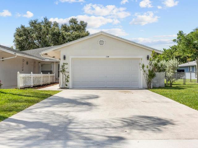 Luxury Townhouse for sale in Royal Palm Beach, Florida