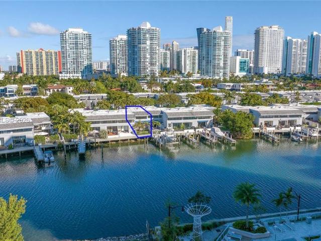 Luxury Townhouse for sale in Sunny Isles Beach, United States