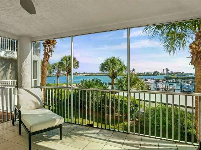 Luxury Townhouse for sale in Sarasota, Florida
