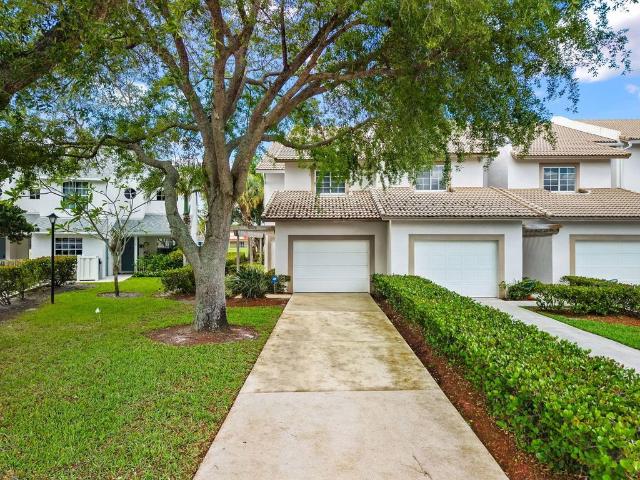 Luxury Townhouse for sale in Wellington, Florida