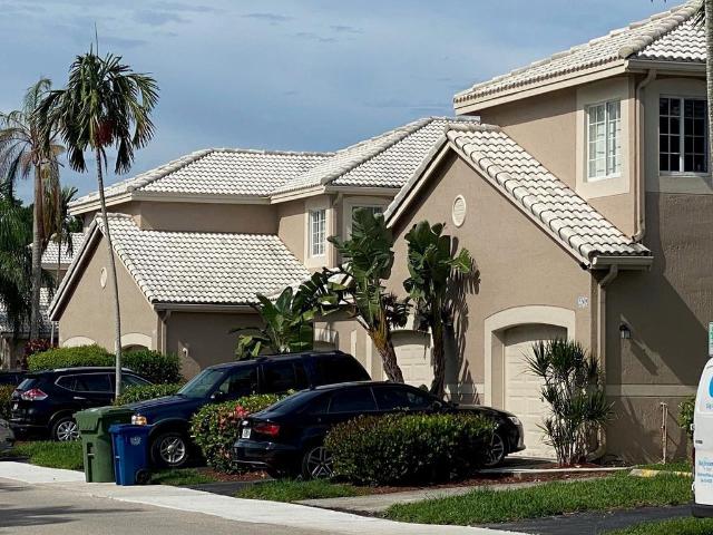Luxury Townhouse for sale in Weston, United States
