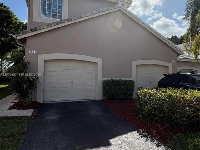 Luxury Townhouse for sale in Weston, United States