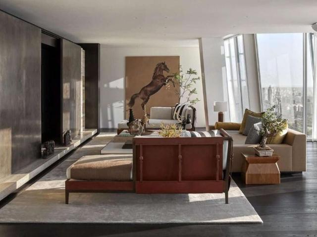 Luxury Three Bedroom Apartment with Private Study and Iconic Skyline Views