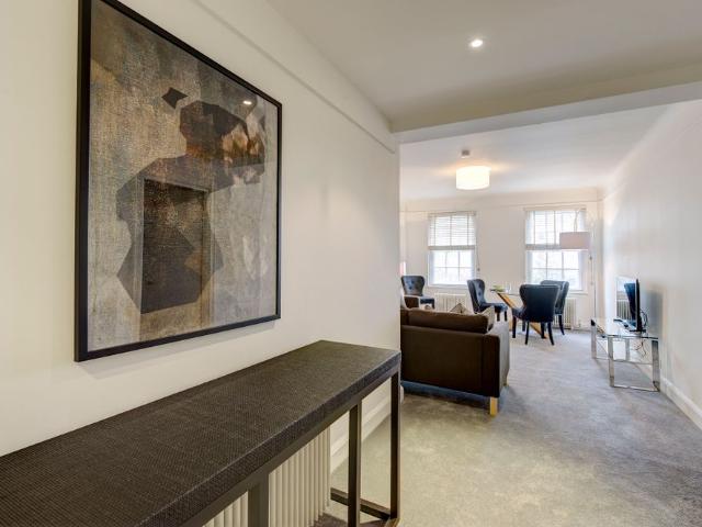 Luxury Two Bedroom Apartment To Let Porter & Communal Gardens SW3