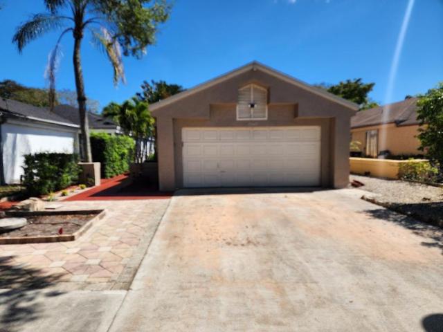 Luxury Villa for rent in Coconut Creek, Florida