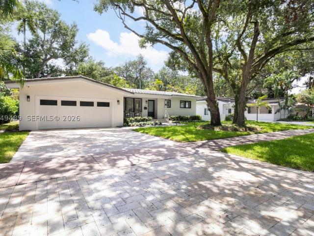 Luxury Villa for rent in Coral Gables, Florida
