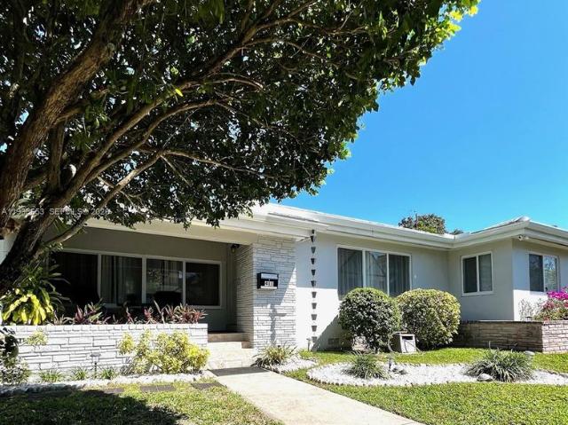 Luxury Villa for rent in Coral Gables, Florida