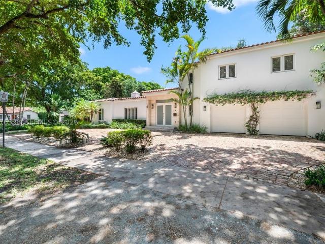 Luxury Villa for rent in Coral Gables, Florida