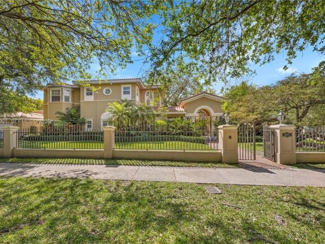 Luxury Villa for rent in Coral Gables, Florida