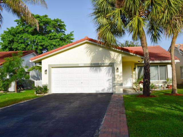 Luxury Villa for rent in Coral Springs, United States