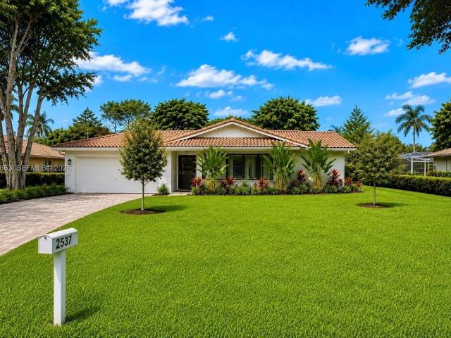 Luxury Villa for rent in Coral Springs, Florida