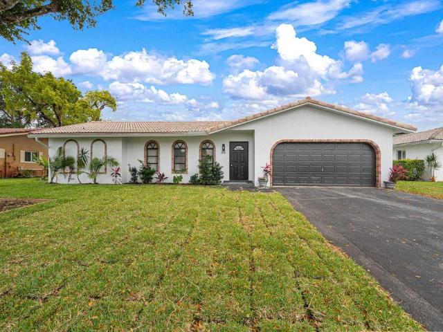 Luxury Villa for rent in Coral Springs, Florida