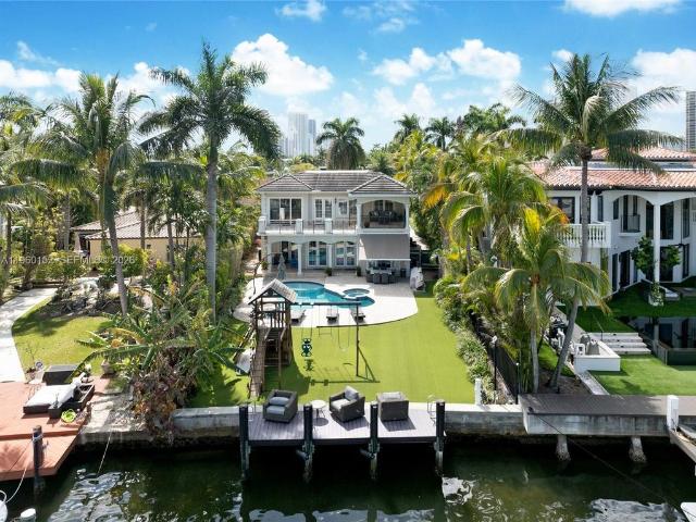 Luxury Villa for rent in Golden Beach, Florida