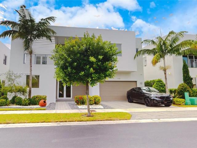 Luxury Villa for rent in Doral, Florida