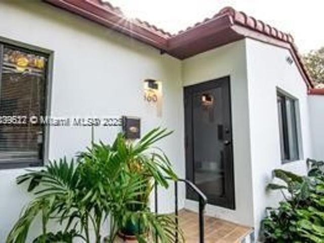 Luxury Villa for rent in El Portal, Florida