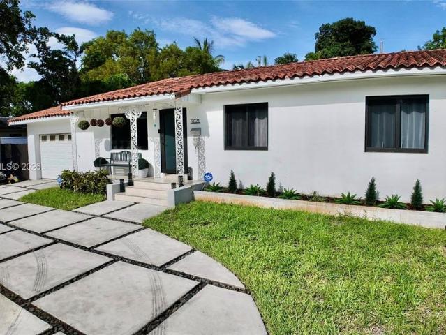 Luxury Villa for rent in El Portal, United States