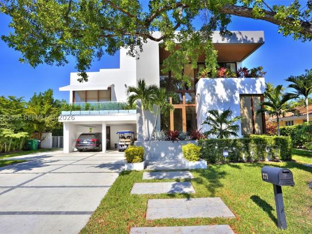 Luxury Villa for rent in Key Biscayne, Florida