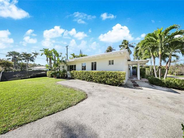 Luxury Villa for rent in Key Biscayne, Florida