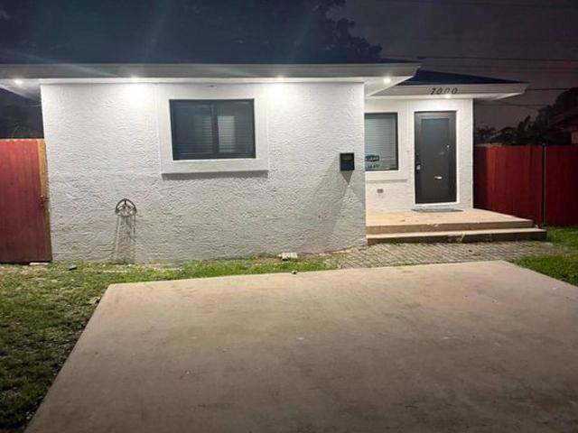 Luxury Villa for rent in Hollywood, Florida